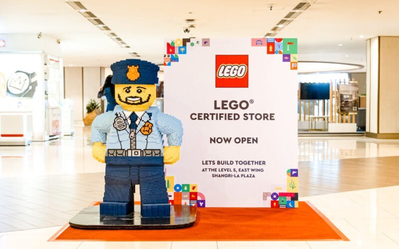 Discover the colorful, creative world of the new LEGO Certified Store ...